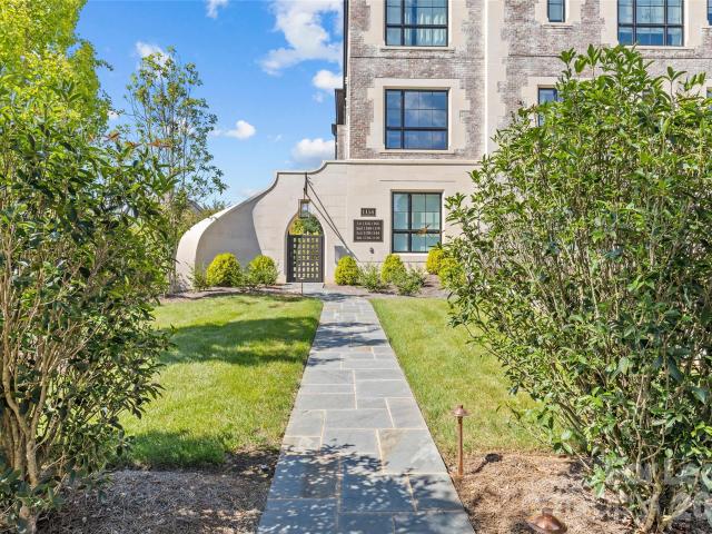 1172 Queens Road # 8