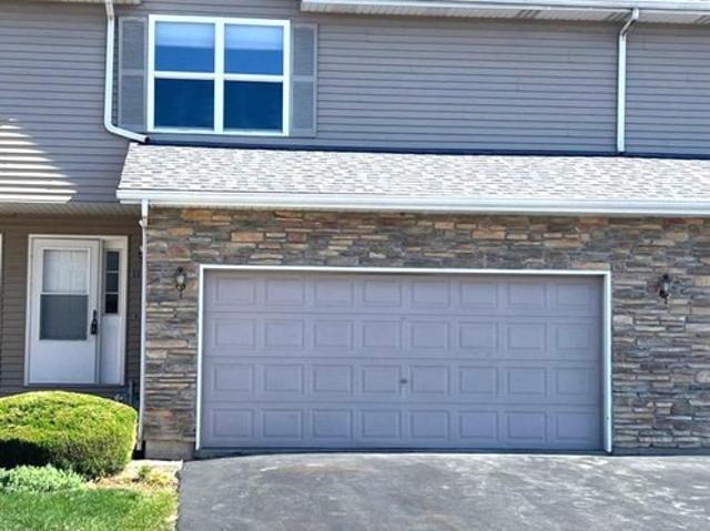 1172 Rose Dr, Sycamore, IL 60178