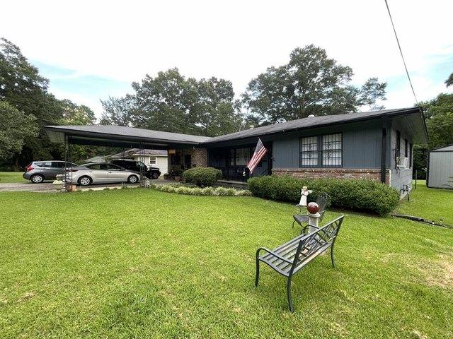 1172 W 20th St, Laurel, MS 39440