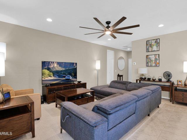 1172 W Paradise Dr, Casa Grande, AZ 85122 | MLS #7015 | Compass