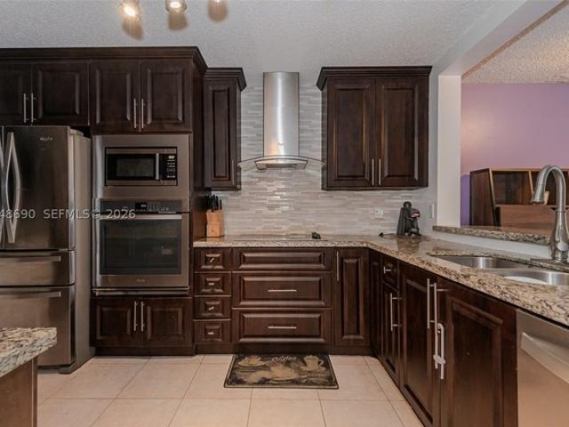 11733 NW 11th St, Pembroke Pines, FL 33026