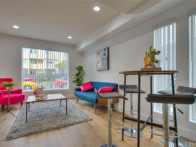 11732 Hamlin St, North Hollywood, CA 91606 | MLS #BB25279 | Compass