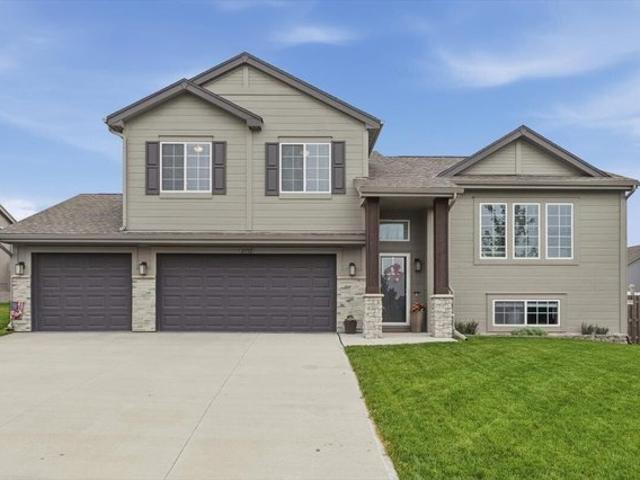 11732 S 113th St, Papillion, NE 68046