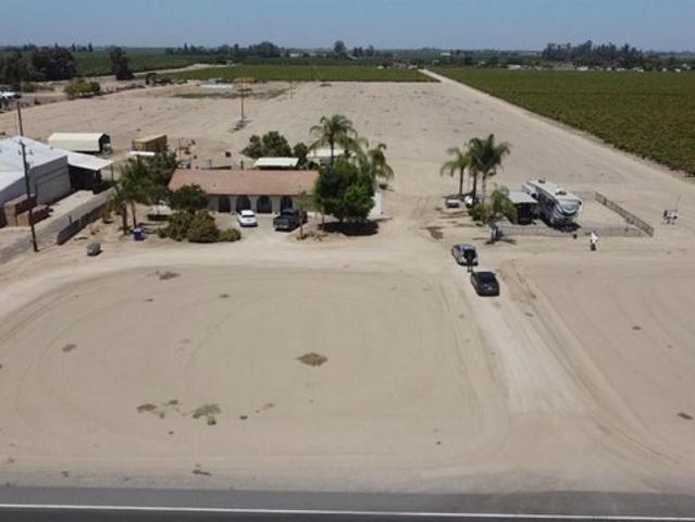 11736 W Jensen Ave, Kerman, CA 93630