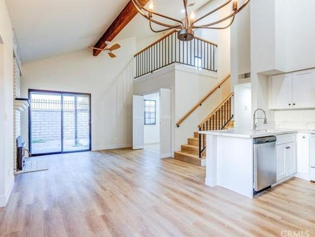 11739 Cottonwood Dr, Apple Valley, CA 92308