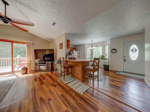 117 & 119 W White Pine Drive