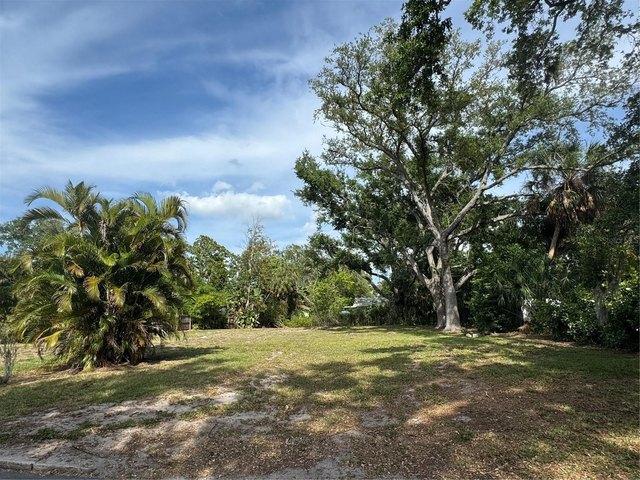 117 29th St W, Bradenton, FL 34205