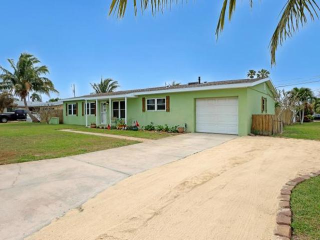 117 Coral Reef Dr, Satellite Beach, FL 32937
