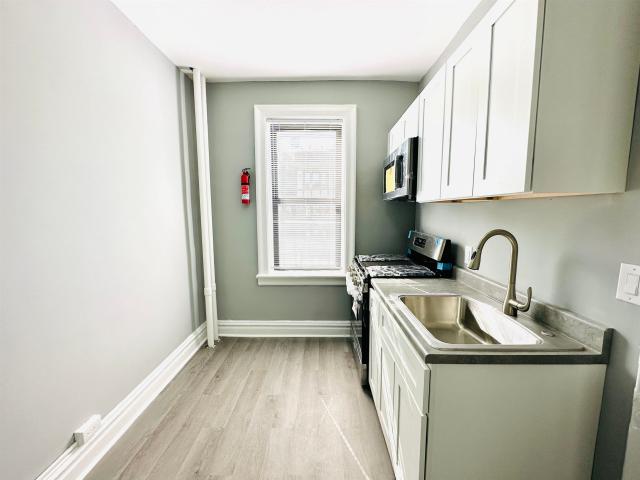 117 Corbin Ave # 303