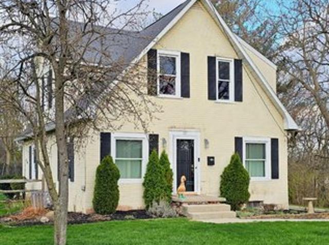 117 Central Ave, Rossford, OH 43460