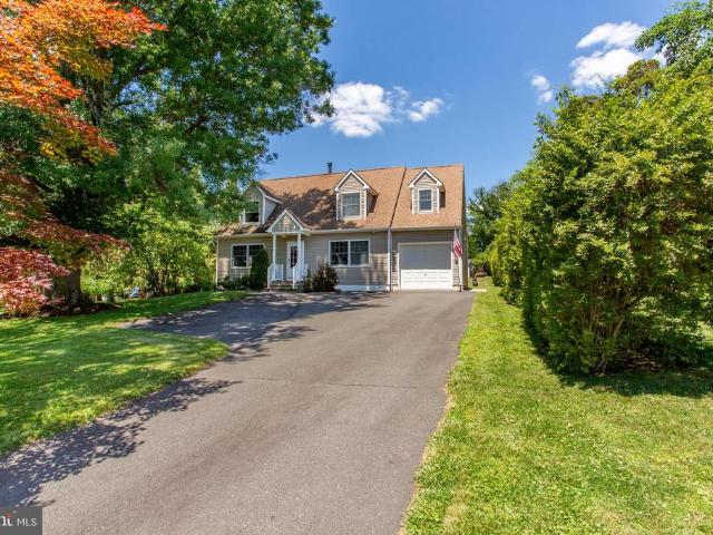 117 Circle Drive S