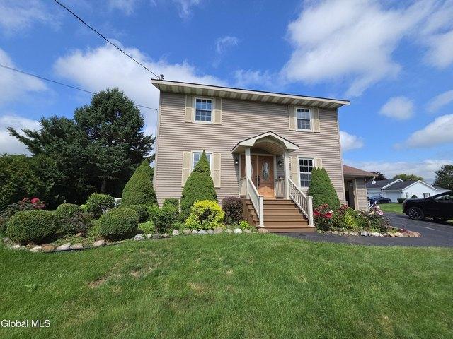 117 Clizbe Ave, Amsterdam, NY 12010