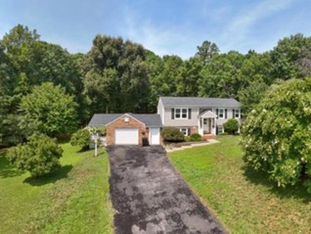 117 Amwood Pl, Madison Heights, VA 24572
