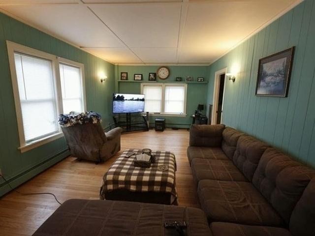 117 Amelia St, Cassville, WI 53806