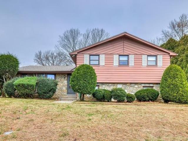 117 Alexis Ln, Philadelphia, PA 19115