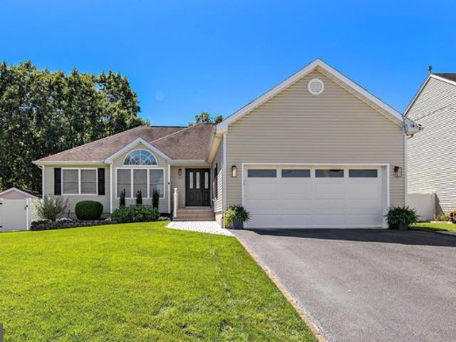 117 Bowline Rd, Manahawkin, NJ 08050