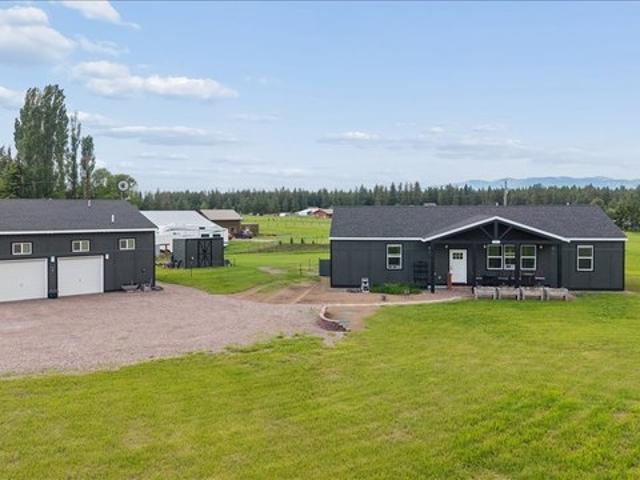 117 Bad Rock Dr, Columbia Falls, MT 59912