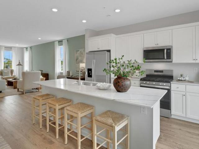117 Bell Ct, Sellersville, PA 18960