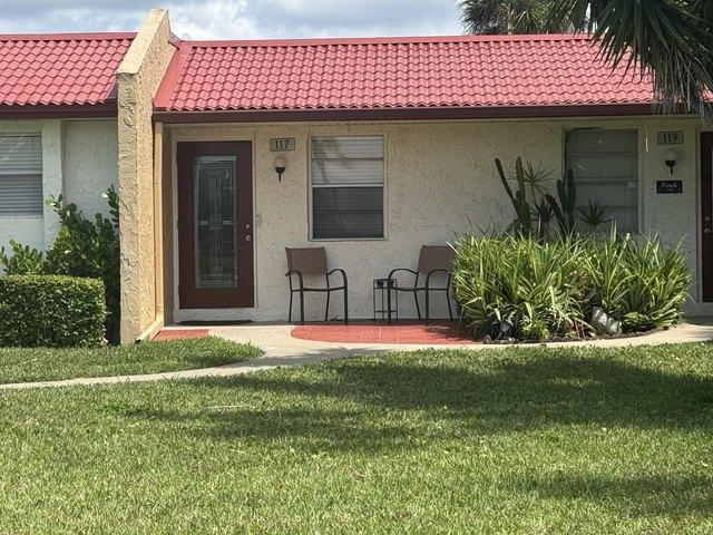 117 Golden River Dr, West Palm Beach, FL 33411