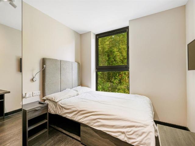 117 Gunnersbury Lane, Acton W3, Studio to rent, £1,300 pcm | PrimeLocation