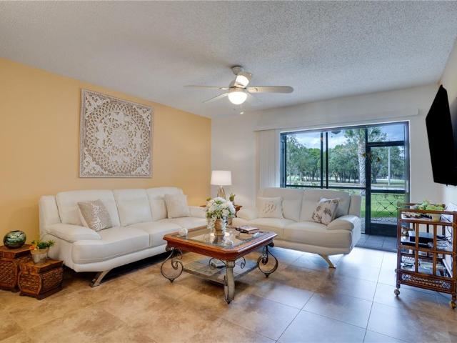 117 E Cypress Ct, Unit 117, Oldsmar, FL 34677 | MLS #TB8443