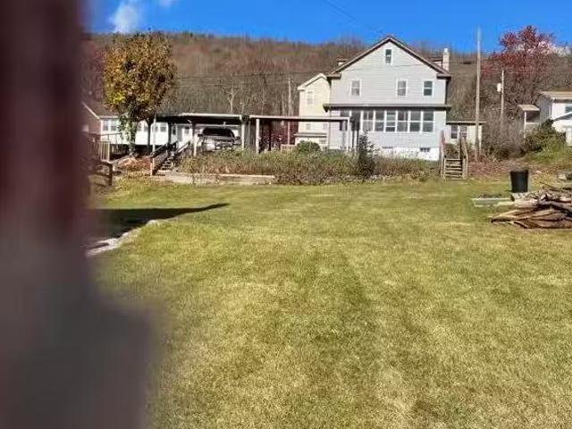 117 E Garibaldi Ave, Nesquehoning Borough, PA 18240 MLS 759002