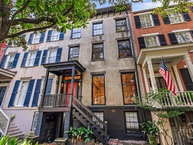 117 E Jones Street Parlor