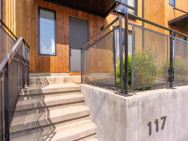 117 E Stone Avenue