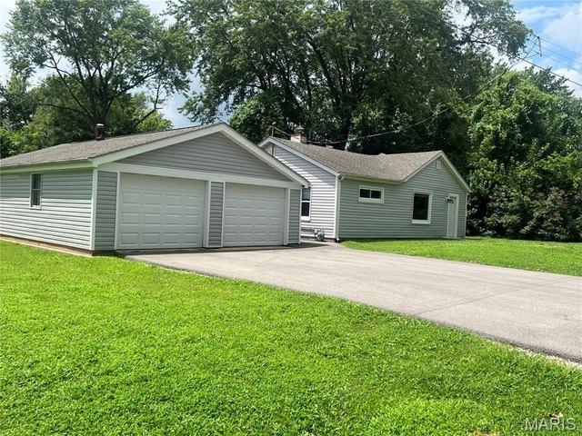 117 Edgewood Dr, Belleville, IL 62223