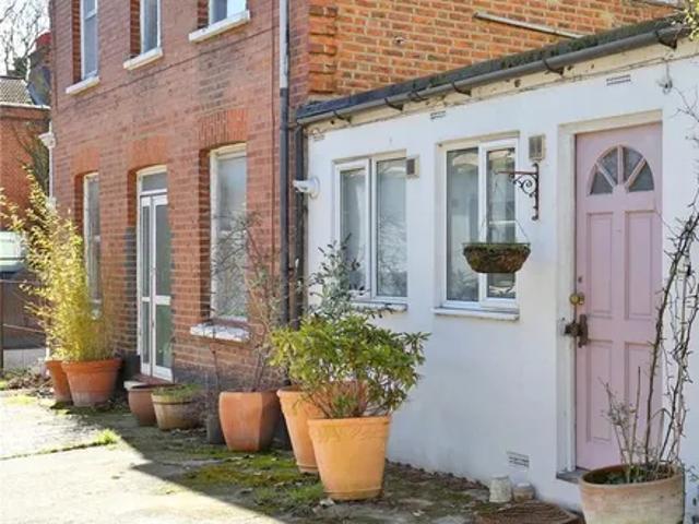 117 Fairfax Road, London, N8 0NH, United Kingdom | Studio apartment for rent #138852937 | Rentberry