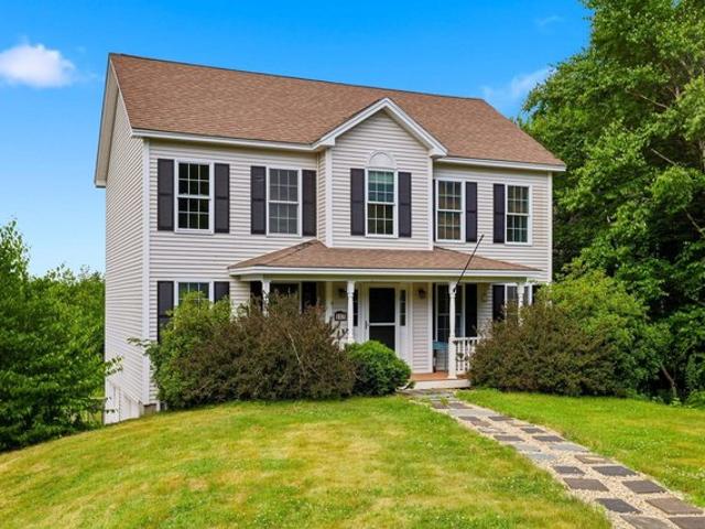 117 Holly Hill Farm Rd, Weare, NH 03281