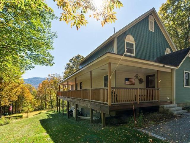 117 Horseshoe Dr, West Windsor, VT 05089