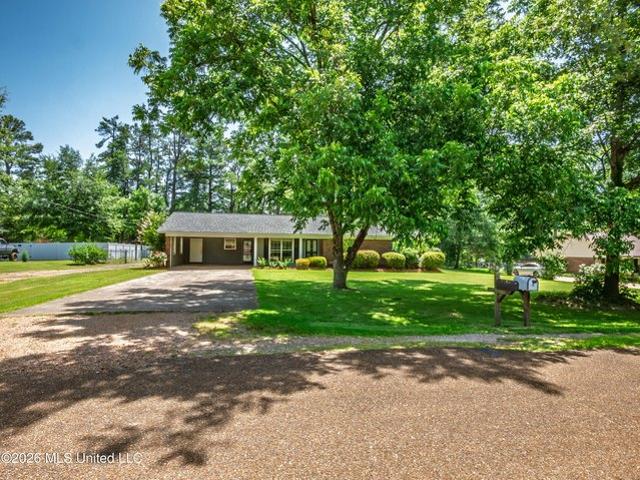 117 Hemlock Rd, Batesville, MS 38606