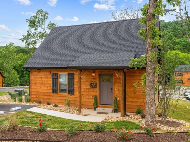117 Hillside Pass, Hollister, MO 65672