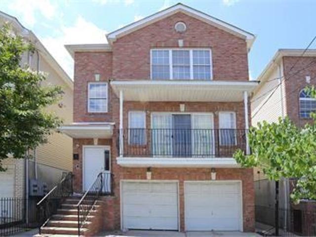 117 Hudson Street 10 Bed | 5 Bath UH | T1 Studio Apartment for Rent at 117 Hudson St, Newark, NJ 07103 University Heights