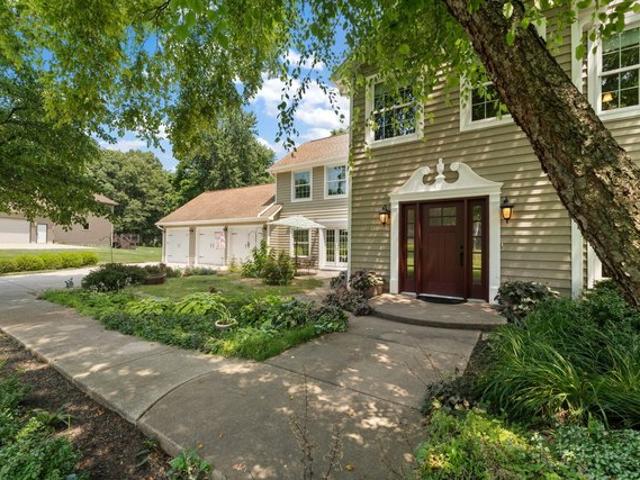 117 Johnson Dr, Valparaiso, IN 46383