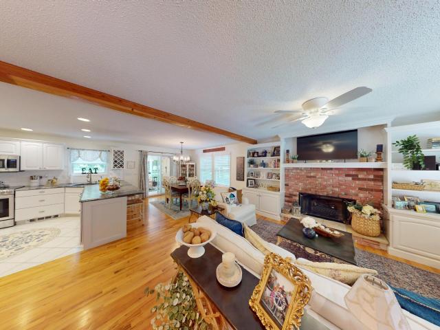 117 Lone Pine Bay