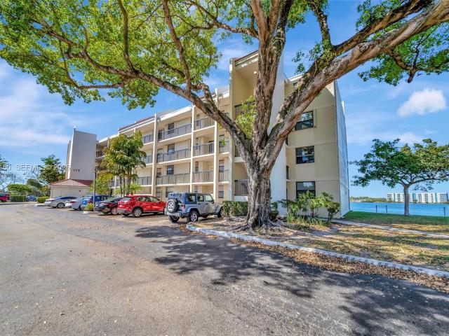 117 Lake Emerald Dr, Unit 408, Oakland Park, FL 33309 | MLS #A11913 | Compass
