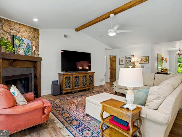 117 Lakeside Drive