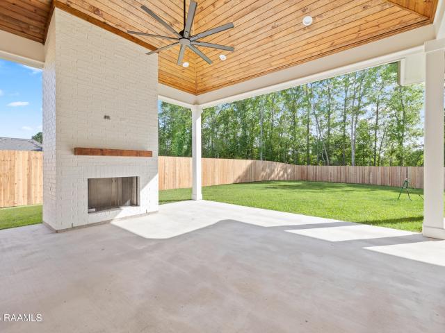 117 Leaning Oak Dr, Lafayette, LA 70508 | MLS #RA2600002