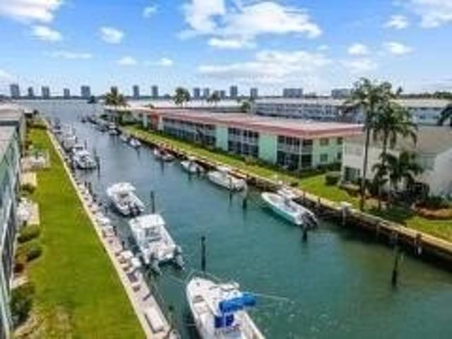 117 Lehane Ter Apt 210, North Palm Beach, FL 33408