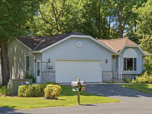 117 Manor Ct, Slinger, WI 53086