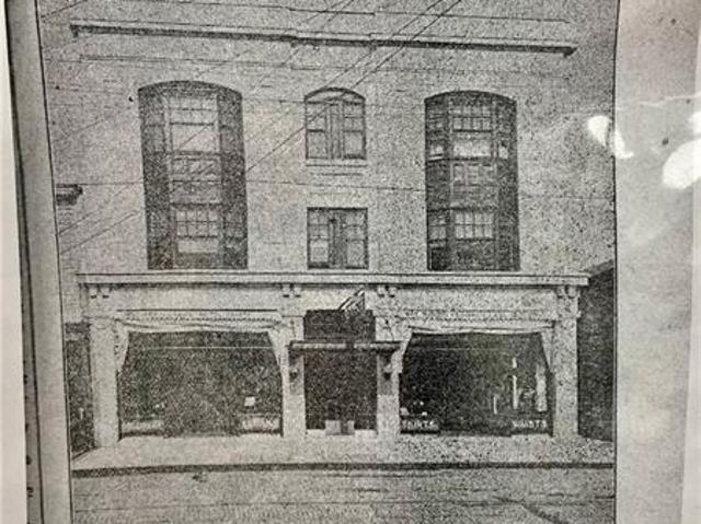117 Market St, Kittanning, PA 16201 | MLS #1746 | Compass