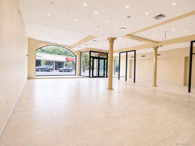 117 Middle Neck Road A