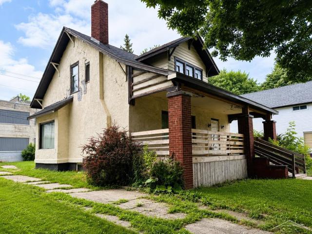 117 N VanBuren Street