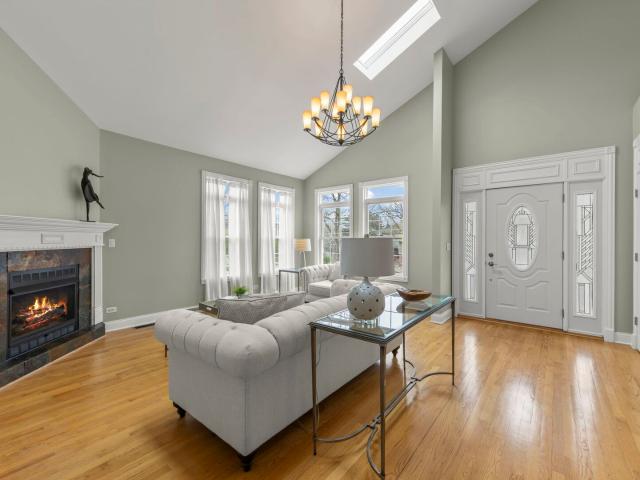 117 N Park Blvd, Glen Ellyn, IL 60137 | MLS #12640 | Compass