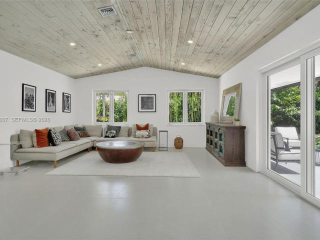117 NE 20th St, Wilton Manors, FL 33305 | MLS #A11980 | Compass