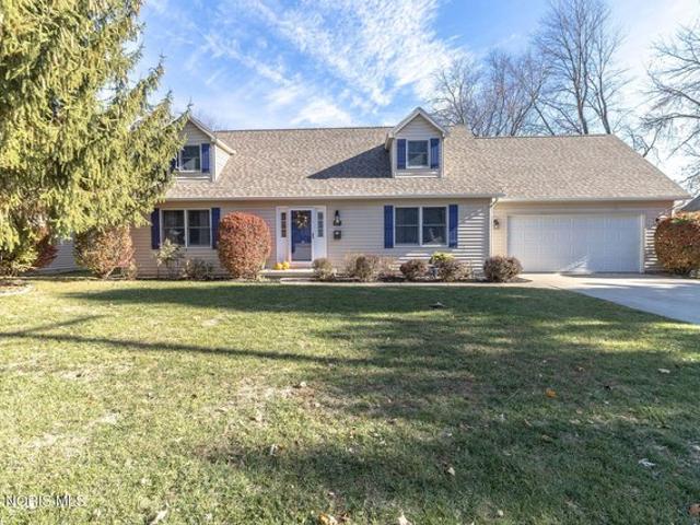 117 S 5th St, Waterville, OH 43566