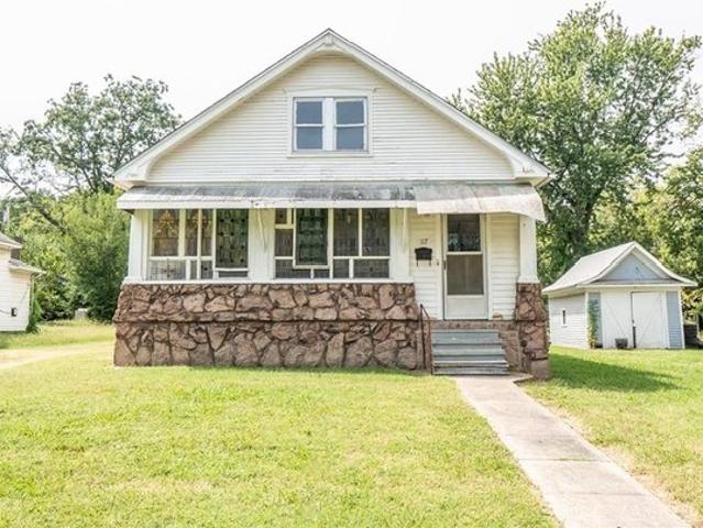 117 S 8th St, Fredonia, KS 66736