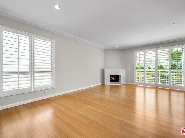 117 S Clark Drive 305